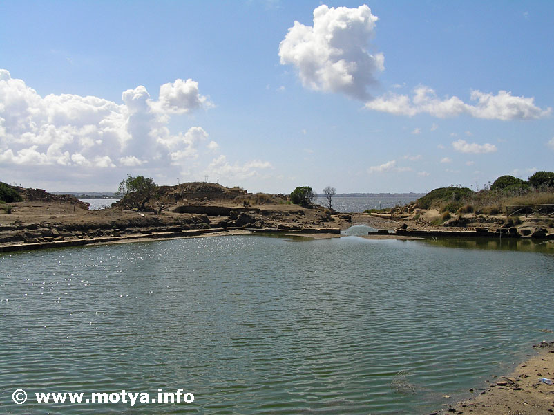 The southern gate of Motya and the Cothon